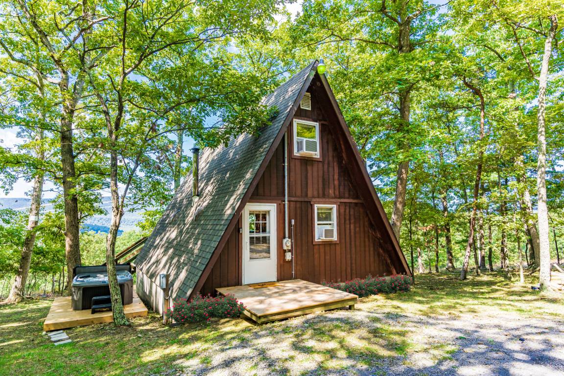 70 M² Cabin ∙ 2 Bedrooms ∙ 4 Guests - Cacapon Resort State Park, Berkeley Springs