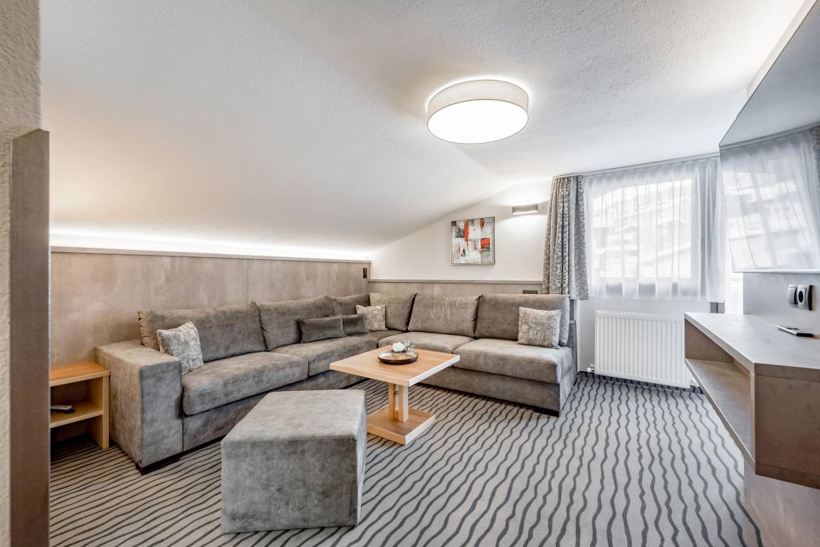 112 M² Apartment ∙ 3 Bedrooms ∙ 4 Guests - Soelden