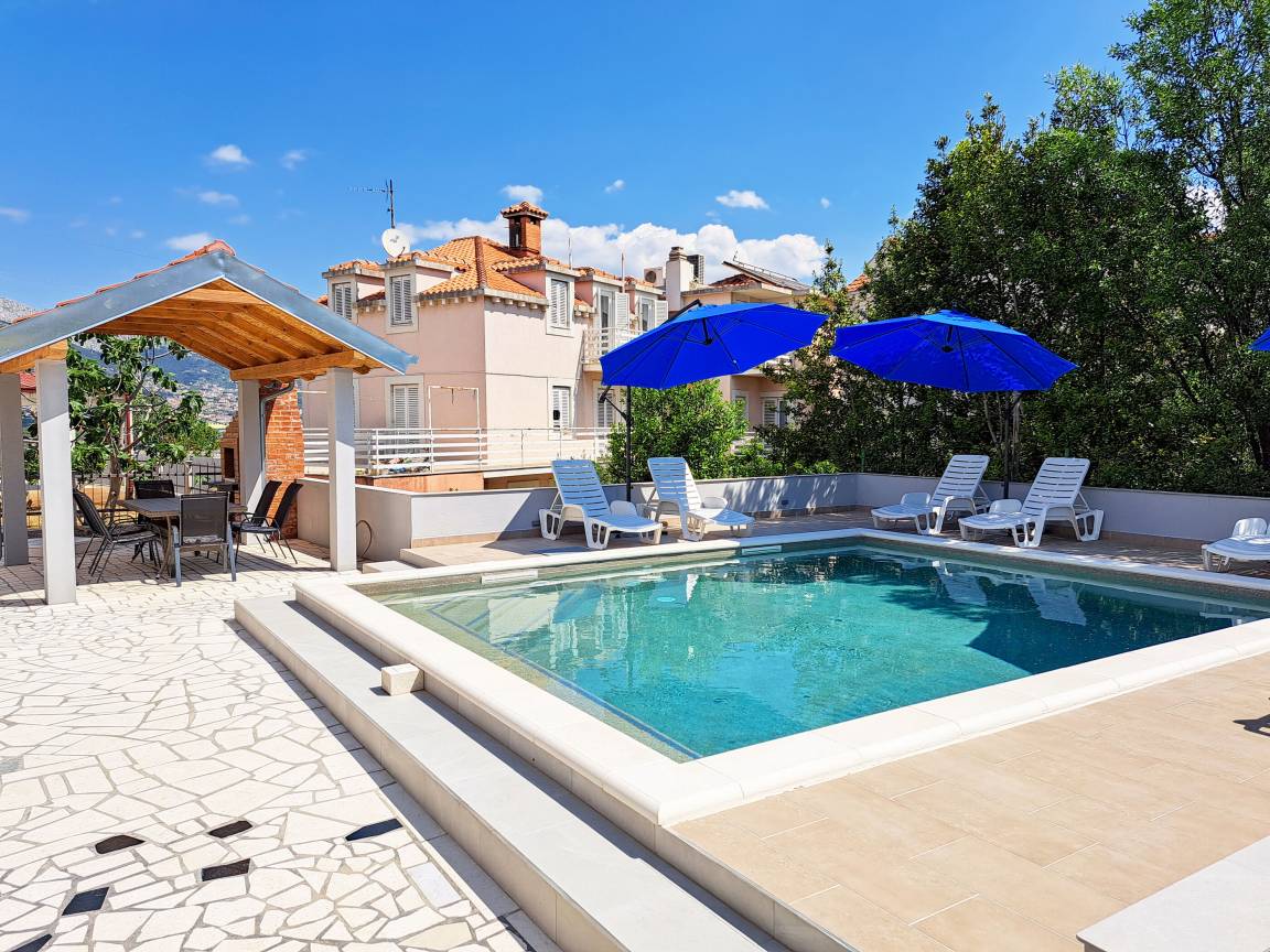 103 M² Apartment ∙ 3 Bedrooms ∙ 7 Guests - Split