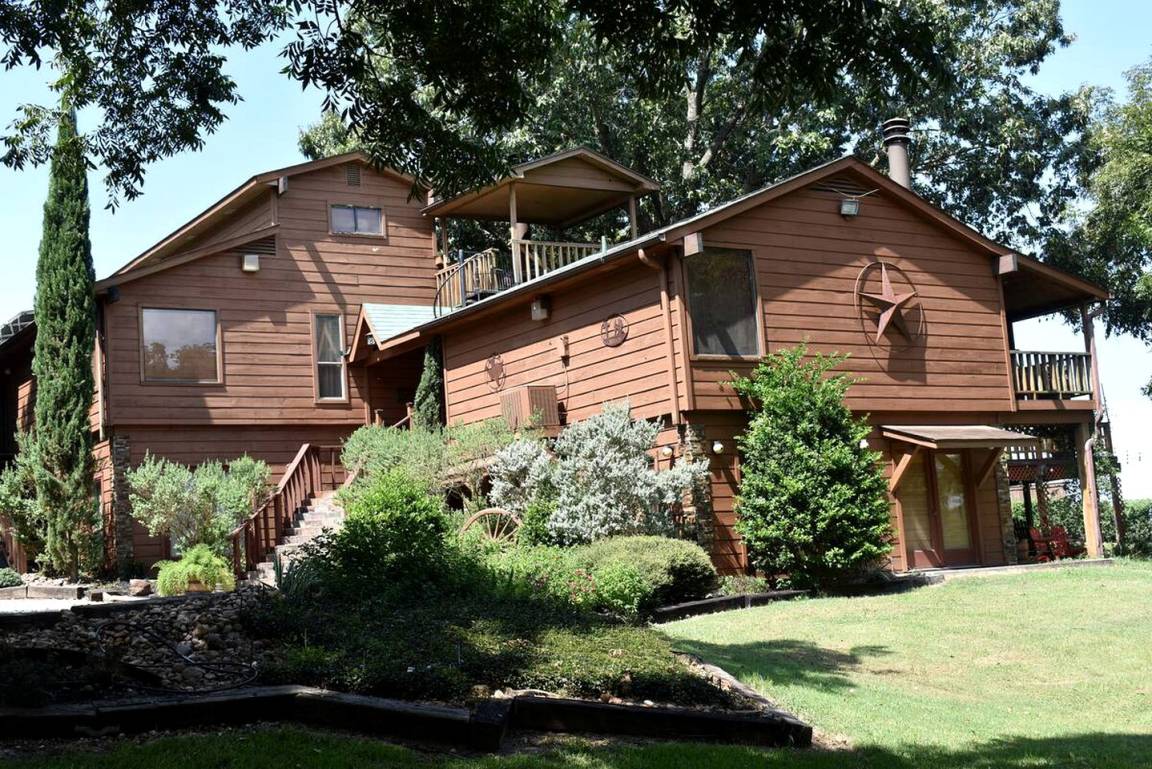 Accommodation ∙ 1 Bedroom ∙ 30 Guests - Lake Conroe, Montgomery
