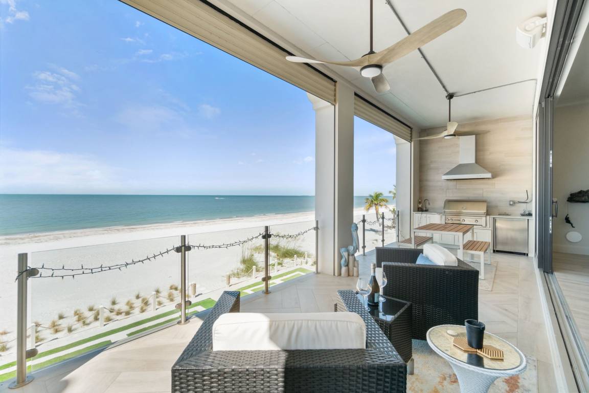 321 M² Villa ∙ 3 Bedrooms ∙ 12 Guests - Fort Myers Beach, FL