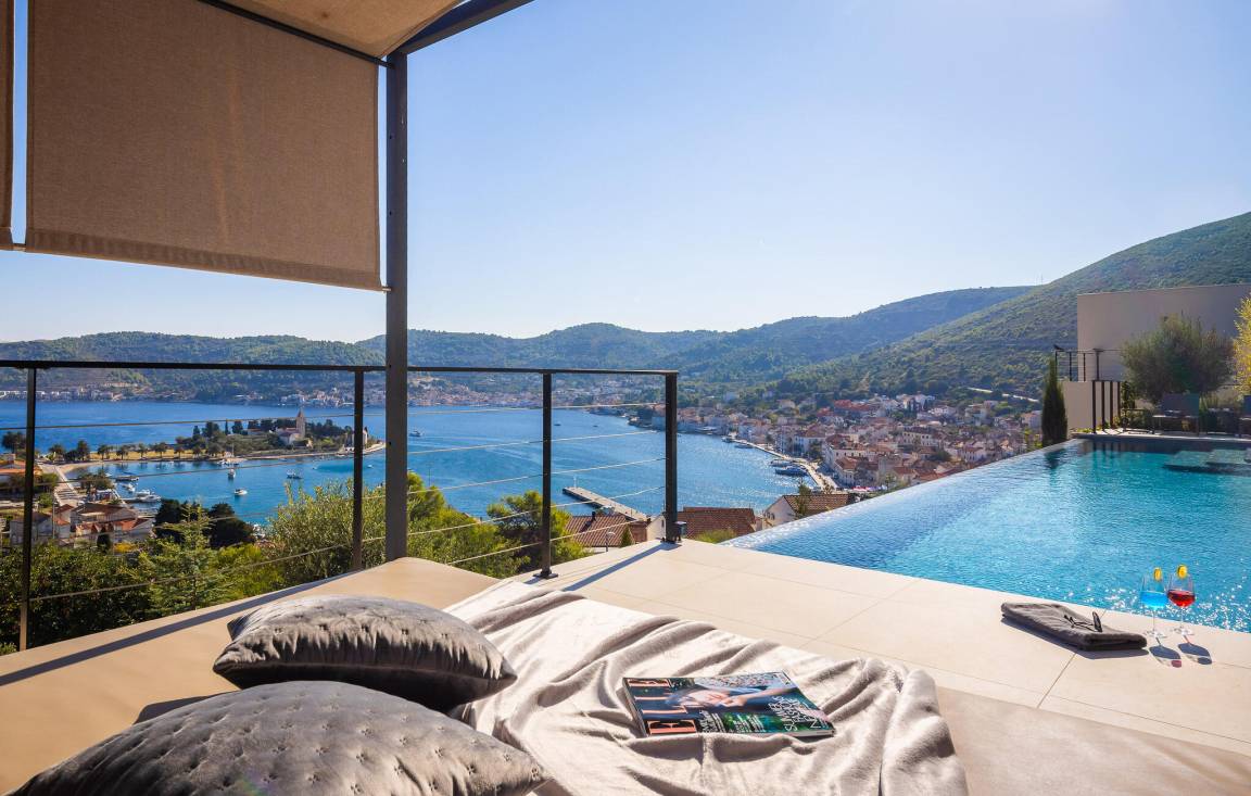 435 M² Maison De Vacances ∙ 5 Chambres ∙ 13 Personnes - Vis