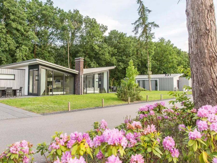 91 M² Bungalow ∙ 3 Bedrooms ∙ 6 Guests - Amersfoort