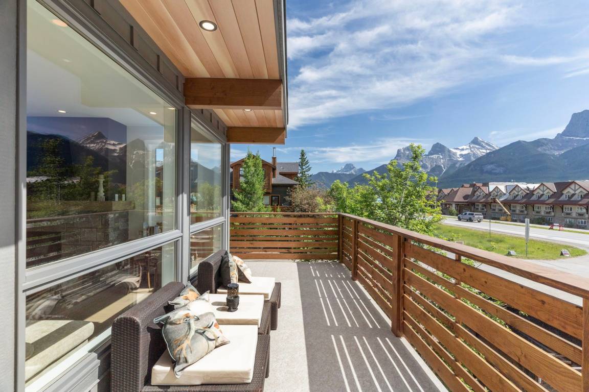 701 M² House ∙ 5 Bedrooms ∙ 15 Guests - Canmore