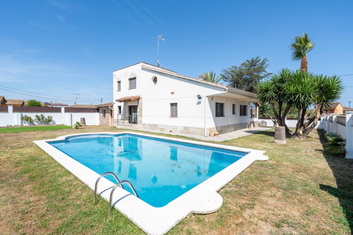 190 M² Casa ∙ 4 Habitaciones ∙ 8 Huéspedes - Comarruga