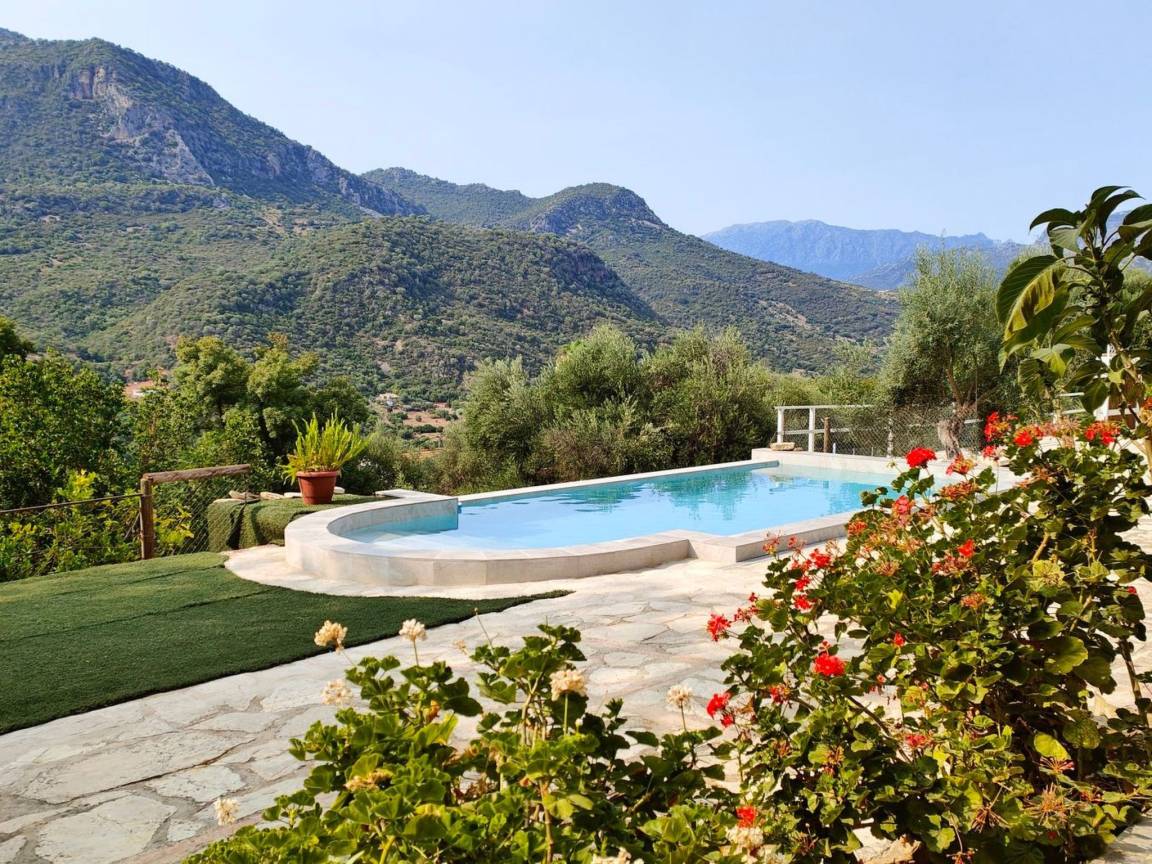 200 M² Casa ∙ 4 Habitaciones ∙ 10 Huéspedes - Ubrique