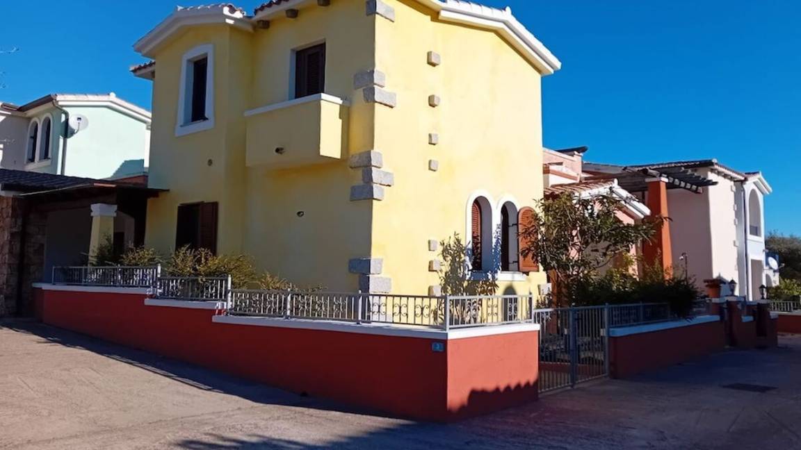 80 M² Huis ∙ 1 Slaapkamer ∙ 5 Gasten - Budoni