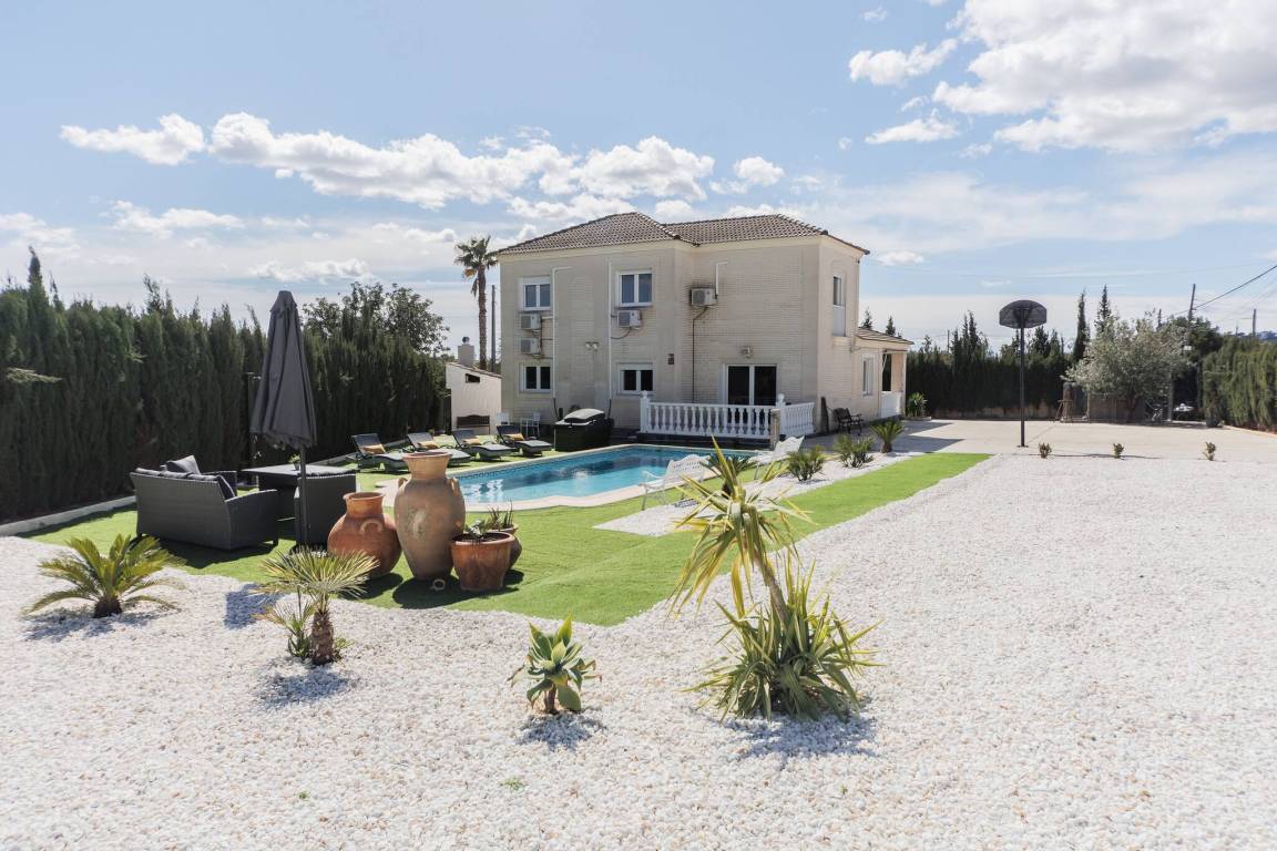 252 M² Villa ∙ 4 Habitaciones ∙ 8 Huéspedes - Bétera