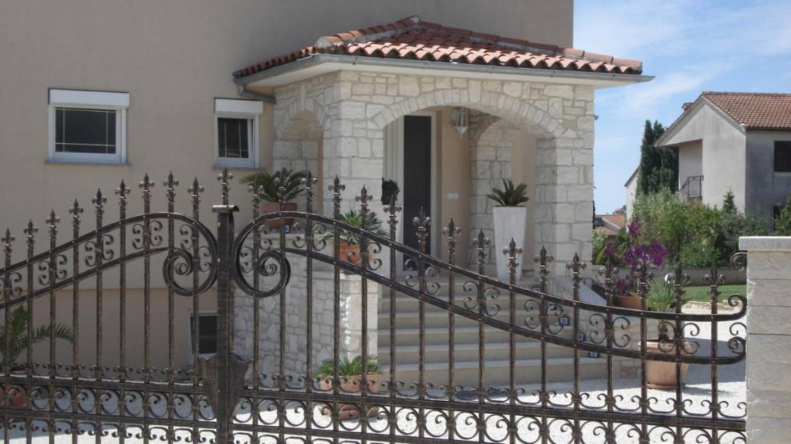 65 M² Ferienwohnung ∙ 1 Schlafzimmer ∙ 4 Gäste - Ližnjan