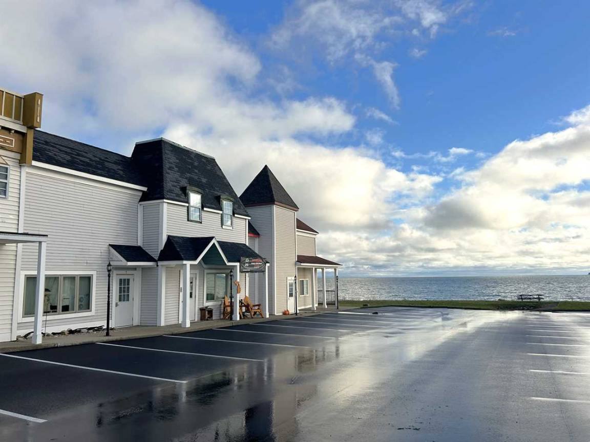 93 M² Apartment ∙ 2 Bedrooms ∙ 4 Guests - St. Ignace, MI