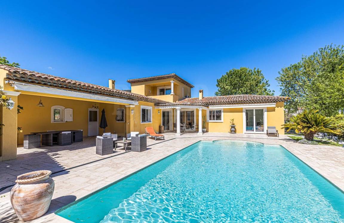 220 M² Villa ∙ 3 Bedrooms ∙ 6 Guests - Cagnes-sur-Mer