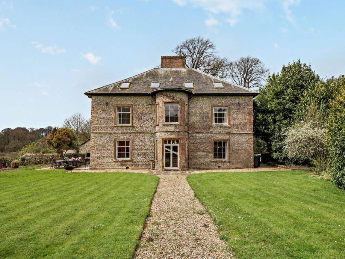 코티지 (자연 속의 작은 별장) ∙ 침실 8개 ∙ 게스트 16명 - 도싯