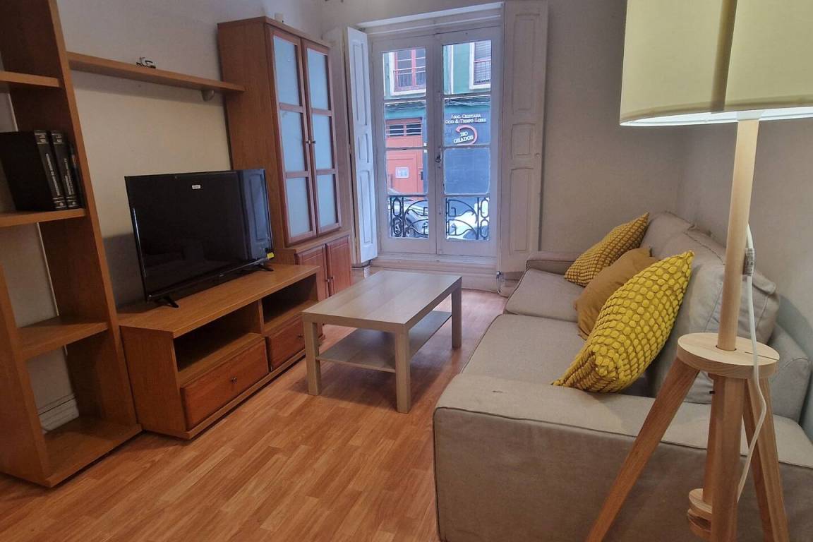 77 M² Apartment ∙ 2 Bedrooms ∙ 4 Guests - Gijón