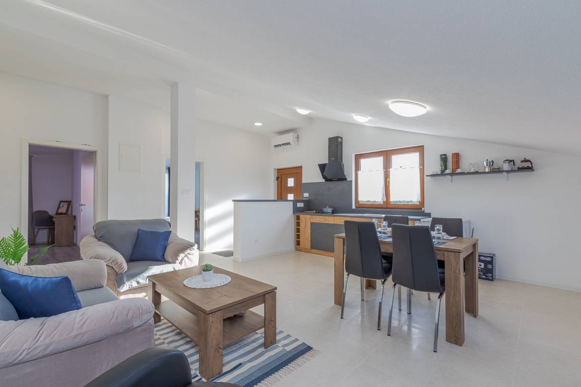 60 M² Ferienwohnung ∙ 2 Schlafzimmer ∙ 4 Gäste - Motovun