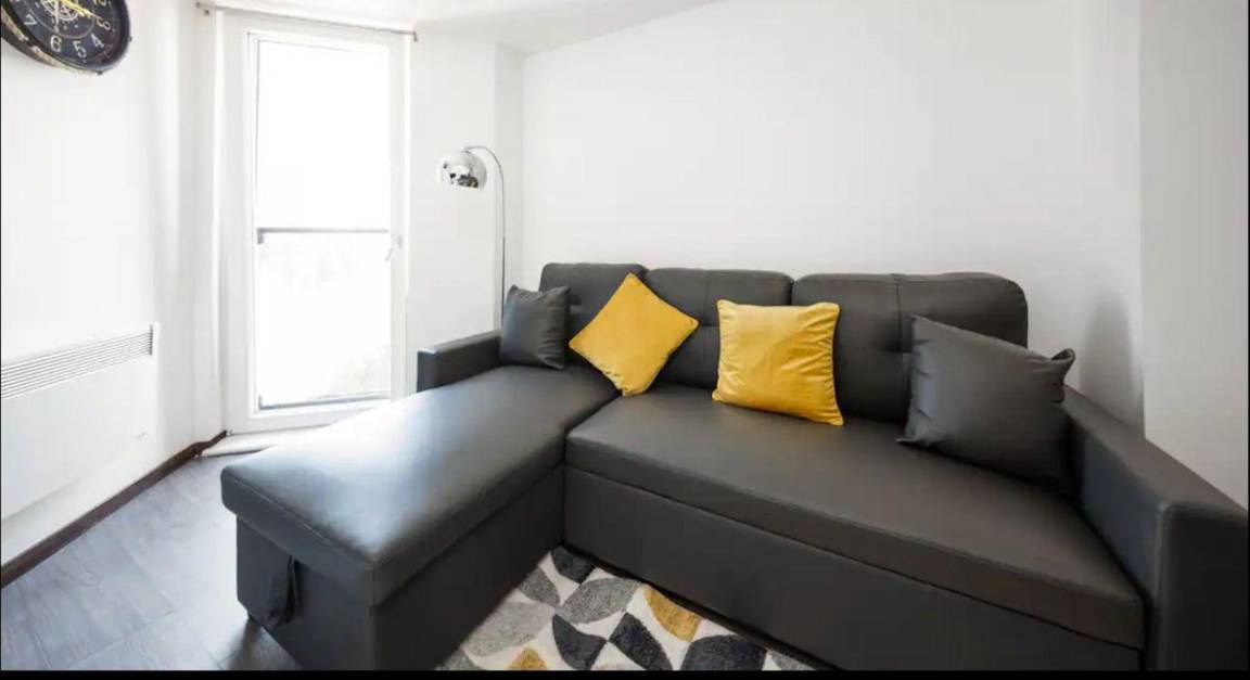 80 M² Apartment ∙ 1 Bedroom ∙ 4 Guests - Solihull