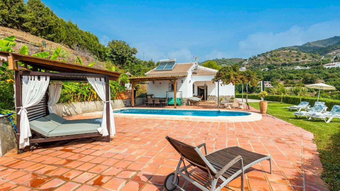 110 M² Huis ∙ 3 Slaapkamers ∙ 6 Gasten - Cómpeta