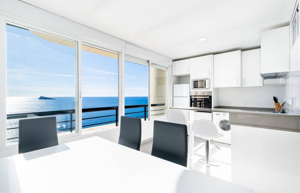 65 M² Apartamento ∙ 2 Habitaciones ∙ 6 Huéspedes - Benidorm