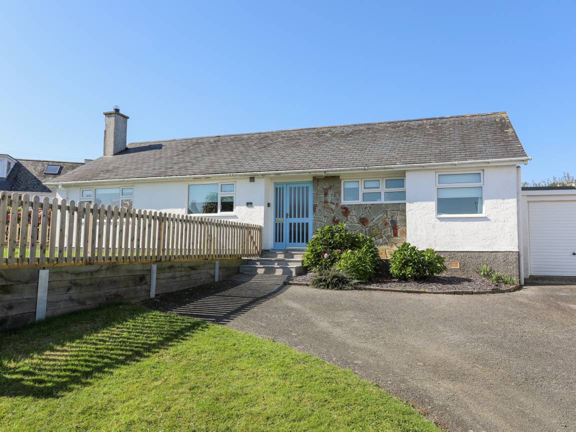 Cottage ∙ 4 Bedrooms ∙ 8 Guests - Abersoch