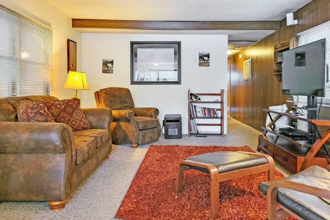 128 M² House ∙ 3 Bedrooms ∙ 6 Guests - West Yellowstone, MT