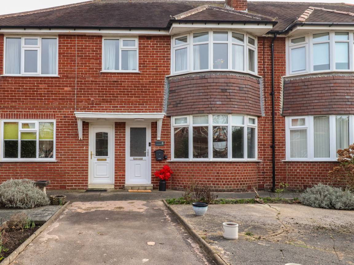 Cottage ∙ 2 Bedrooms ∙ 4 Guests - Lytham St Annes