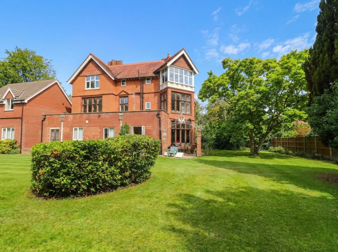 Cottage ∙ 2 Bedrooms ∙ 3 Guests - Wroxham
