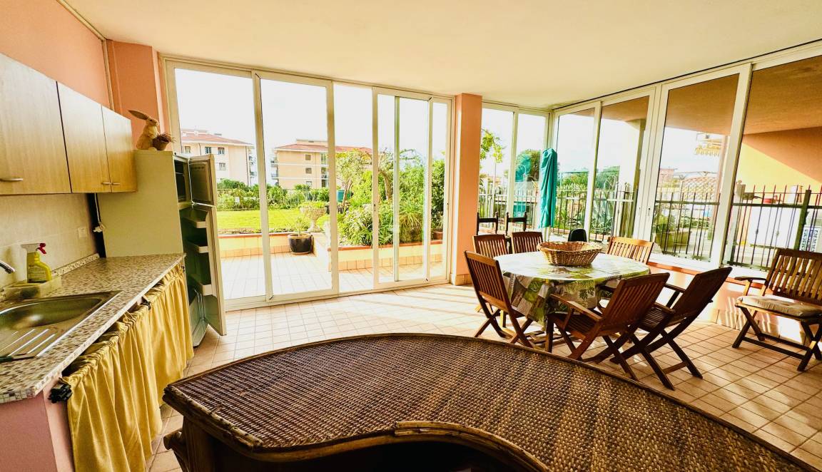 110 M² Appartamento Vacanza ∙ 2 Camere Da Letto ∙ 5 Ospiti - Riva ligure