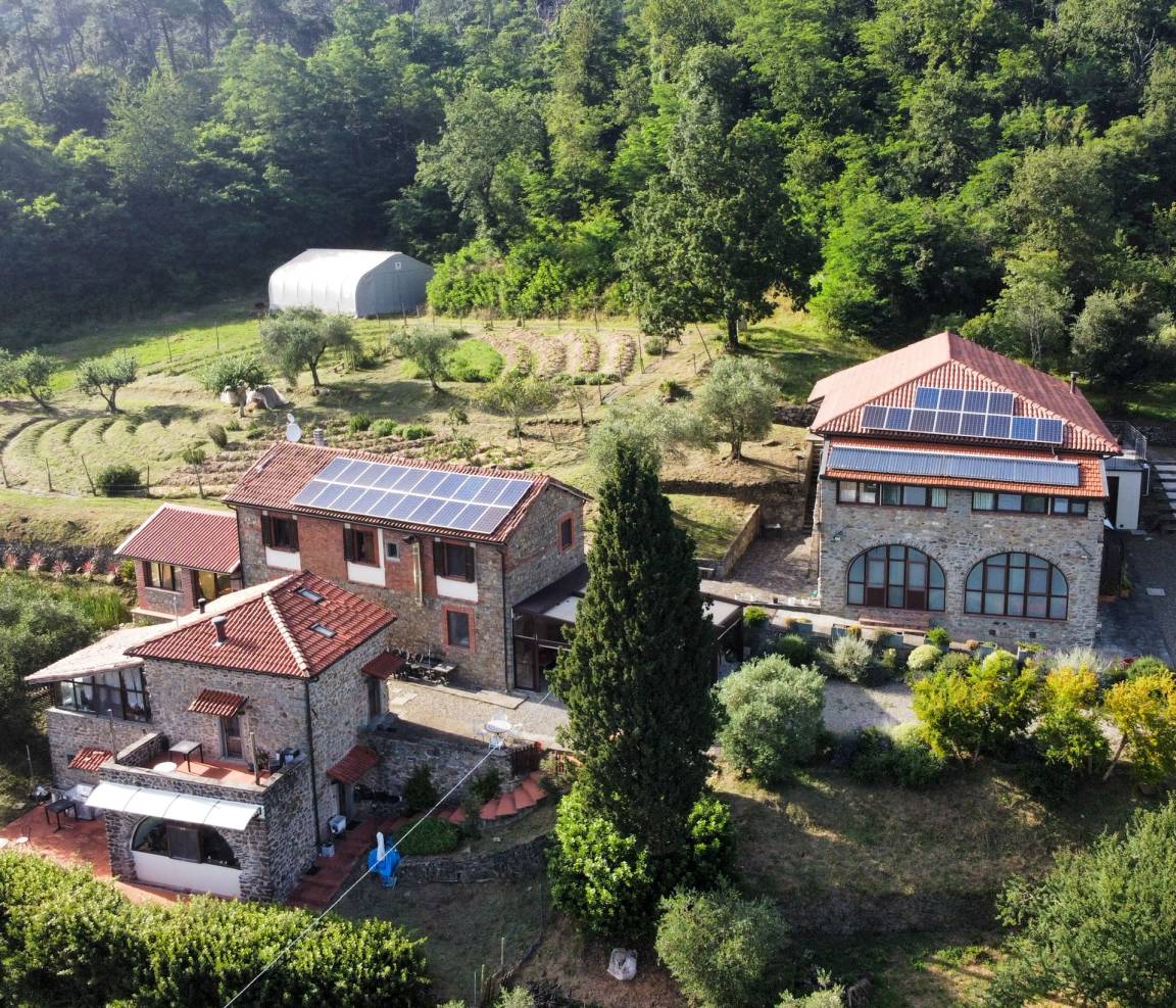600 M² Farmhouse ∙ 10 Bedrooms ∙ 24 Guests - Pontremoli