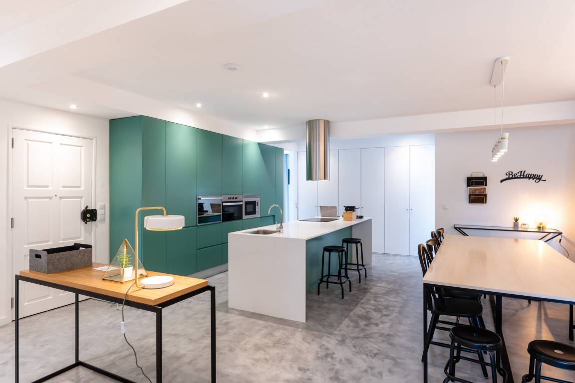 150 M² Huoneisto ∙ 5 Makuuhuonetta ∙ 14 Vierasta - Oporto
