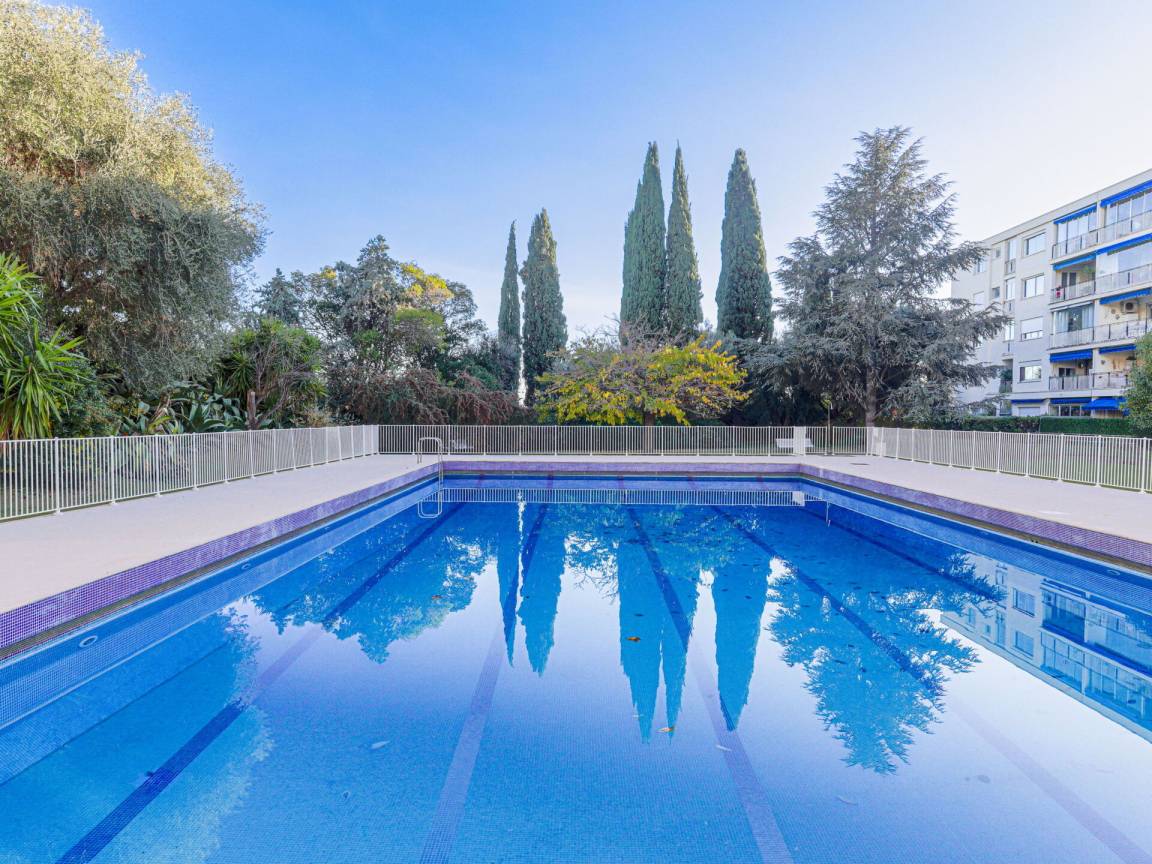 80 M² Appartement ∙ 2 Chambres ∙ 4 Personnes - ibis budget Nice Californie Lenval