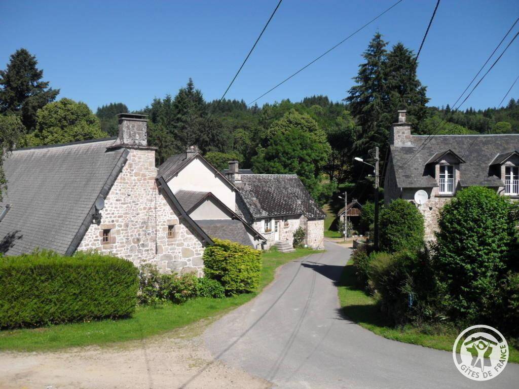 75 M² Gîte ∙ 2 Chambres ∙ 4 Personnes - Corrèze