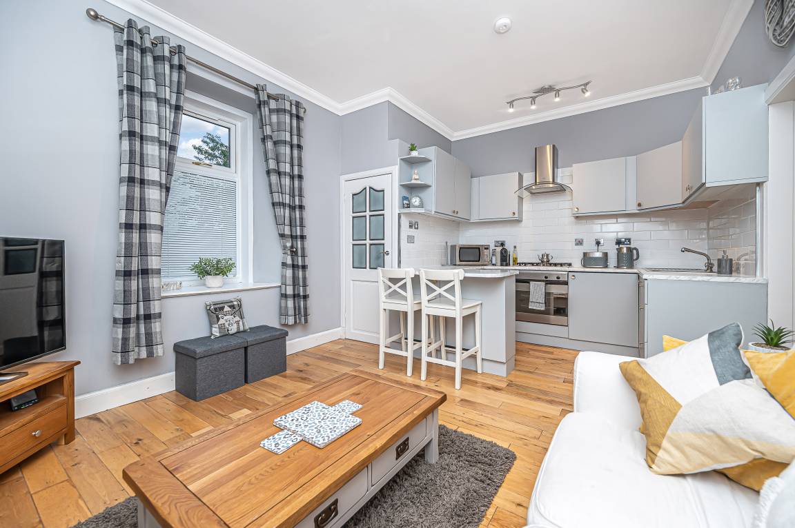 80 M² Apartment ∙ 1 Bedroom ∙ 2 Guests - Falkland Palace & Garden