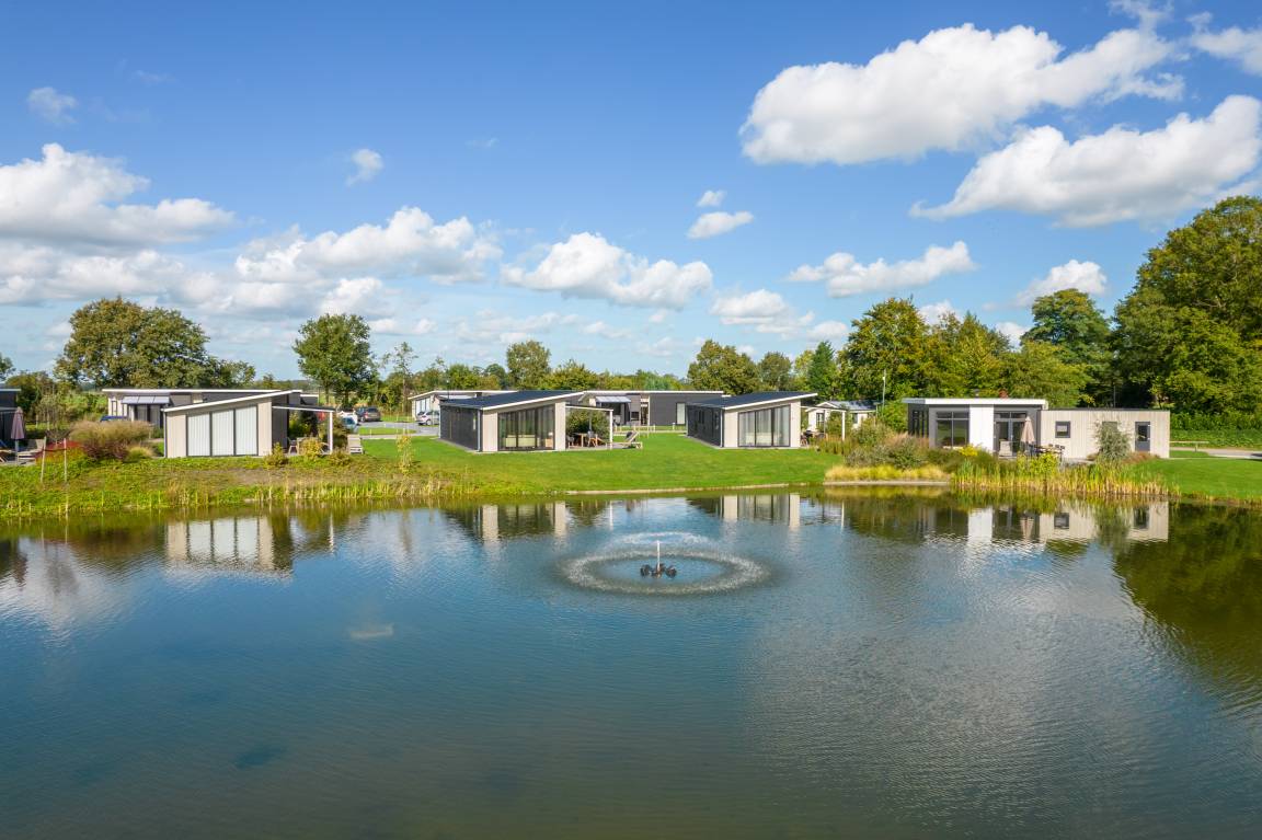 98 M² Bungalow ∙ 4 Bedrooms ∙ 8 Guests - Deventer
