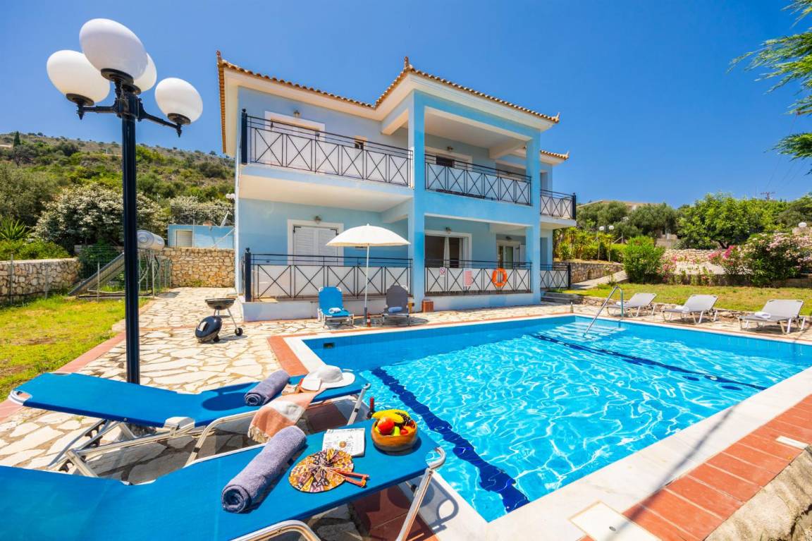 100 M² Villa ∙ 3 Bedrooms ∙ 8 Guests - Kefalonia