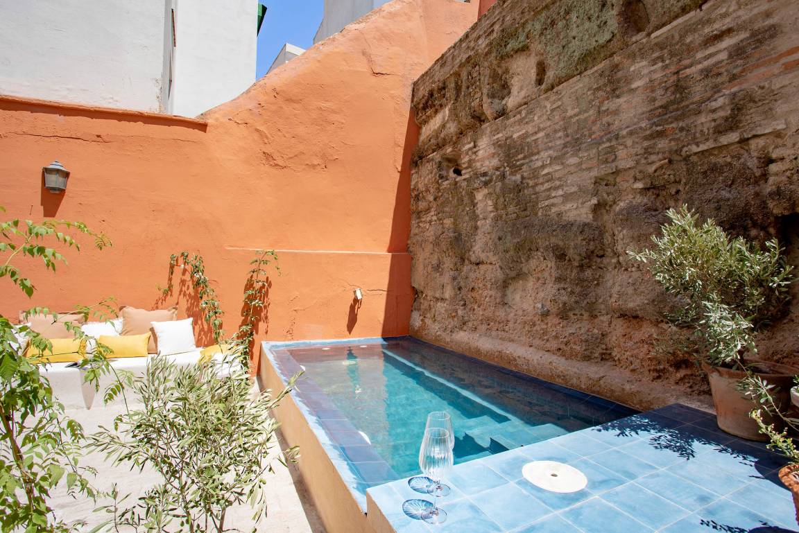 364 M² House ∙ 5 Bedrooms ∙ 10 Guests - Seville