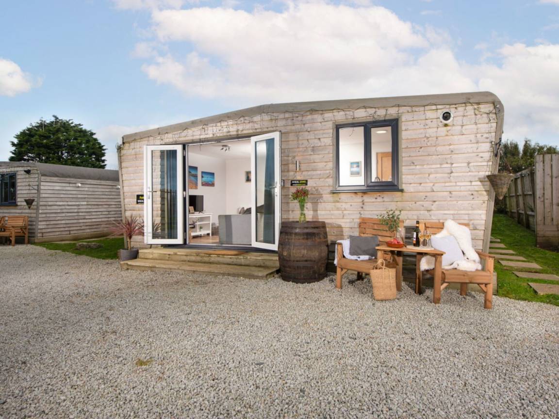 House ∙ 2 Bedrooms ∙ 4 Guests - Helston