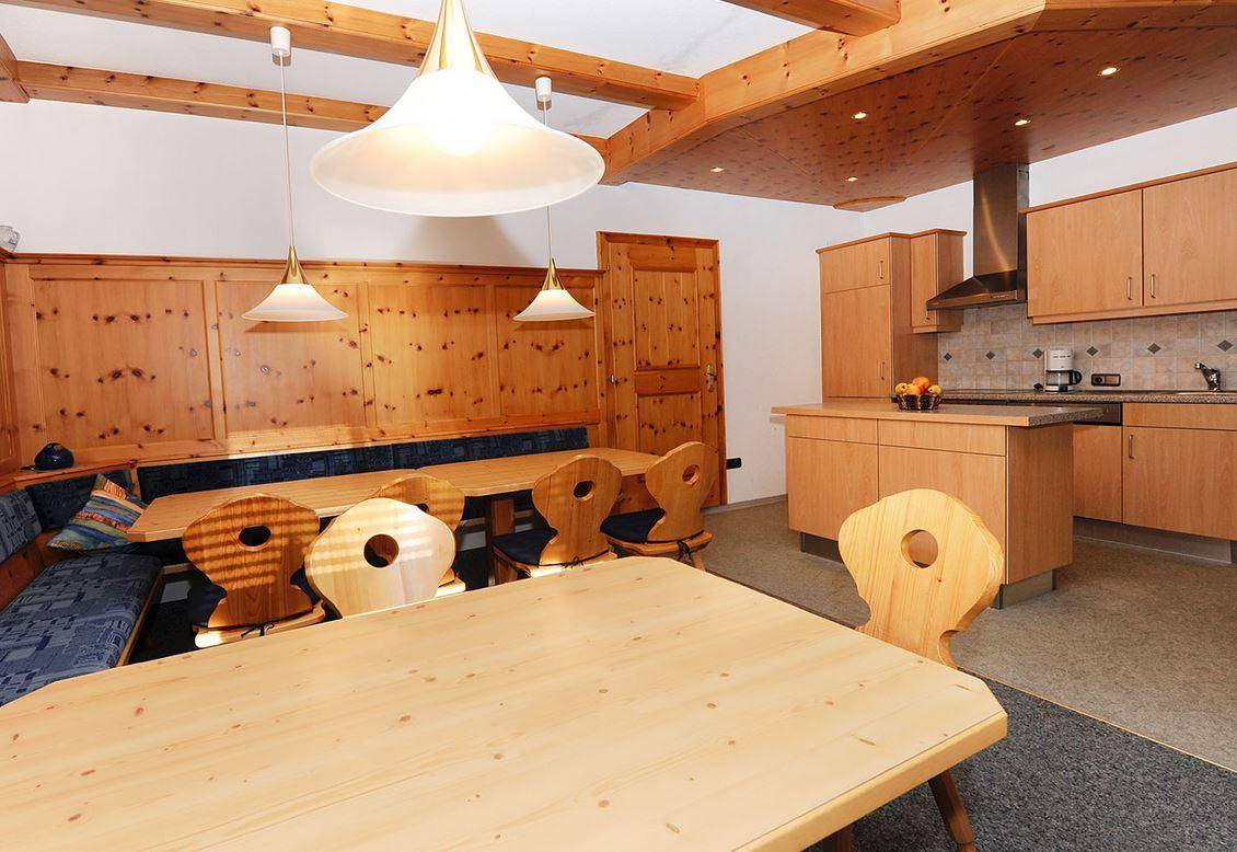 140 M² Apartment ∙ 6 Bedrooms ∙ 13 Guests - Gaschurn