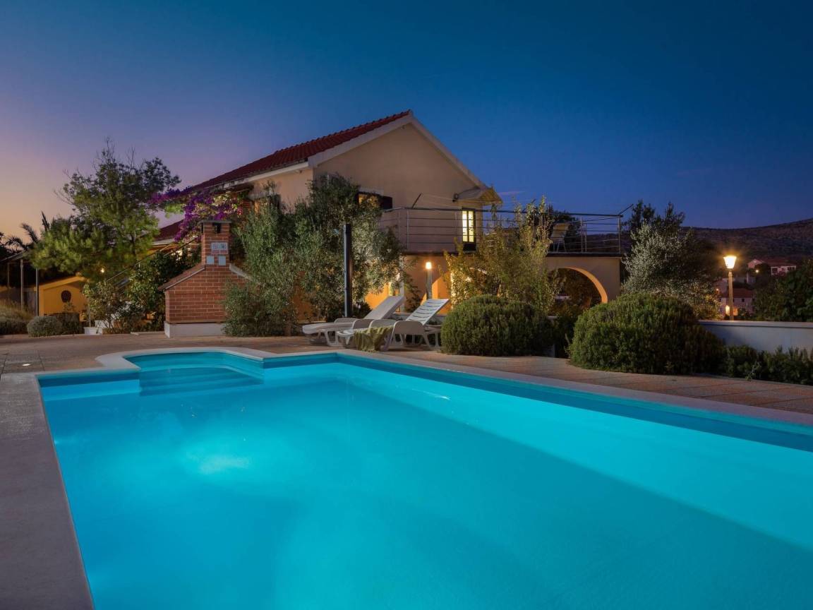 244 M² Maison De Vacances ∙ 6 Chambres ∙ 11 Personnes - Croatie