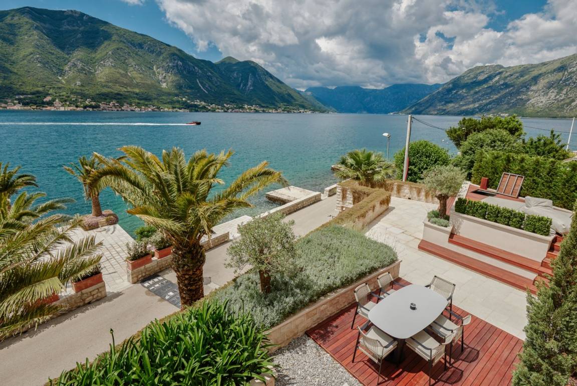 Villa ∙ 4 Bedrooms ∙ 10 Guests - Kotor