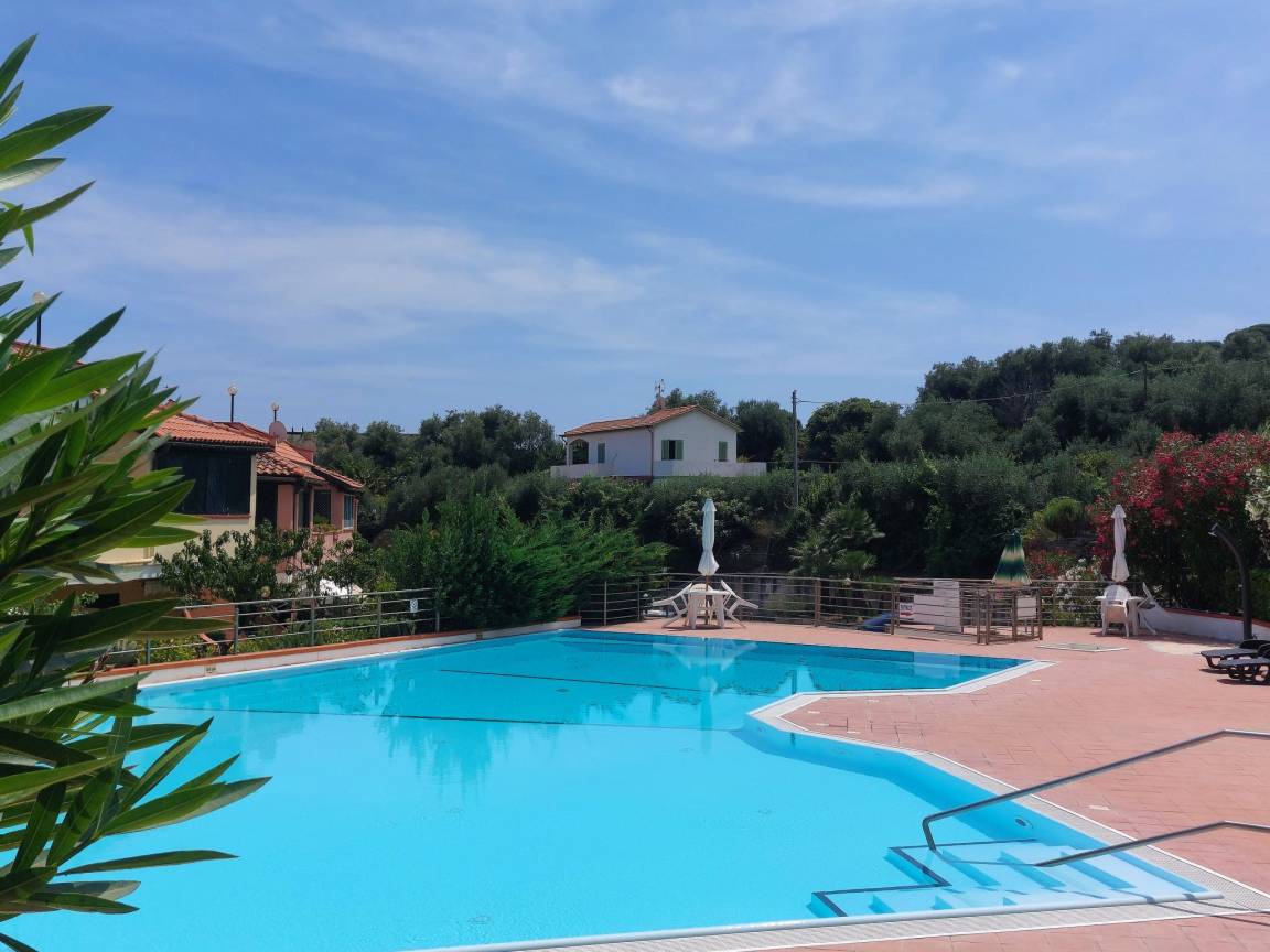 70 M² Huis ∙ 2 Slaapkamers ∙ 6 Gasten - Dolcedo