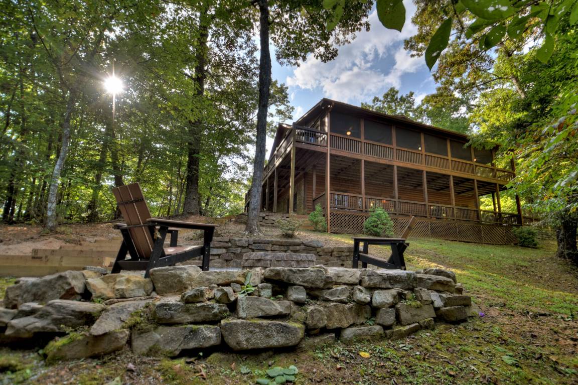 Cabin ∙ 4 Bedrooms ∙ 10 Guests - Blue Ridge, GA