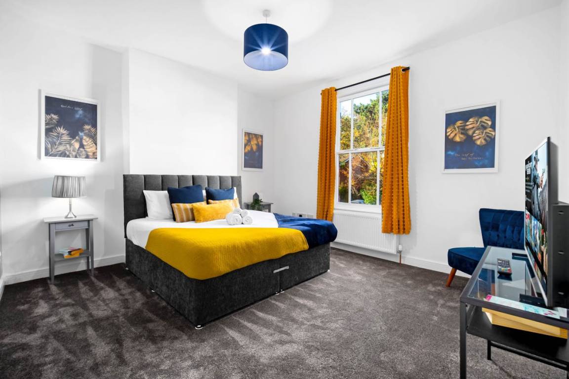65 M² Apartment ∙ 1 Bedroom ∙ 2 Guests - Solihull
