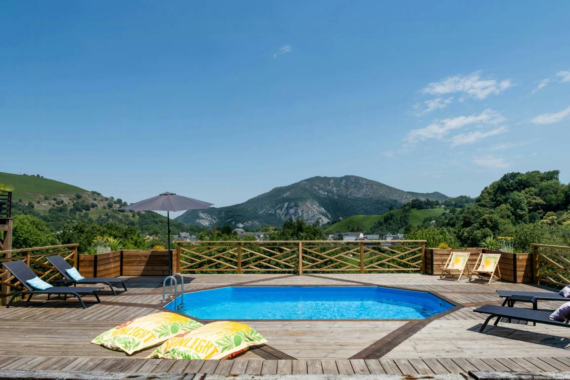 90 M² House ∙ 2 Bedrooms ∙ 10 Guests - Lourdes