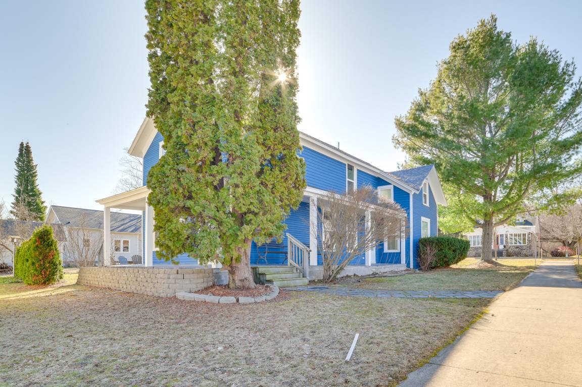 176 M² House ∙ 4 Bedrooms ∙ 8 Guests - Suttons Bay, MI