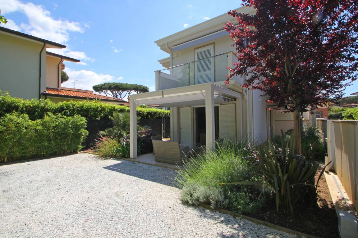 90 M² House ∙ 2 Bedrooms ∙ 4 Guests - Massa