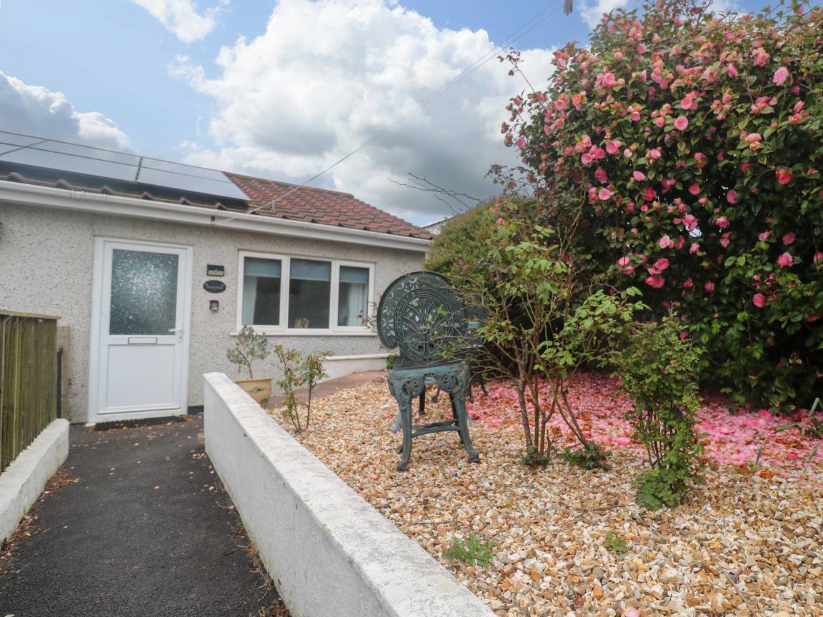 Cottage ∙ 1 Bedroom ∙ 2 Guests - Troon