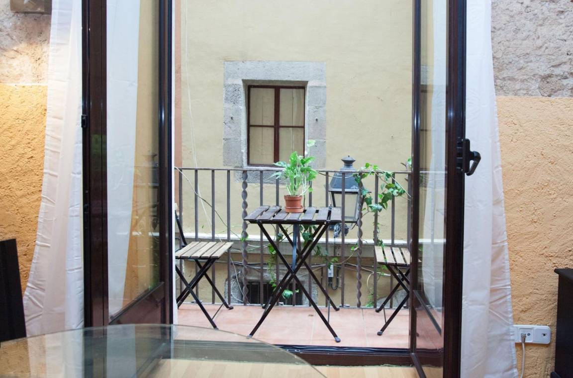 60 M² Apartment ∙ 2 Guests - Barcelona