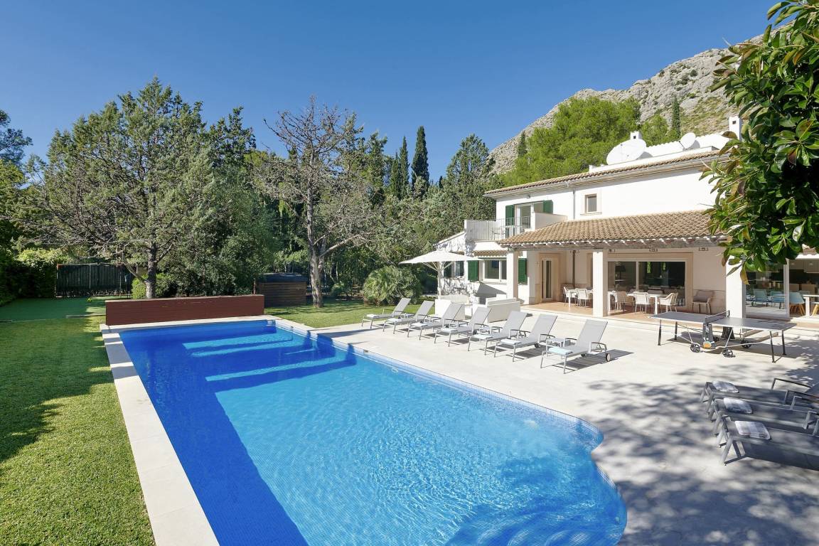 Villa ∙ 5 Bedrooms ∙ 10 Guests - Pollença