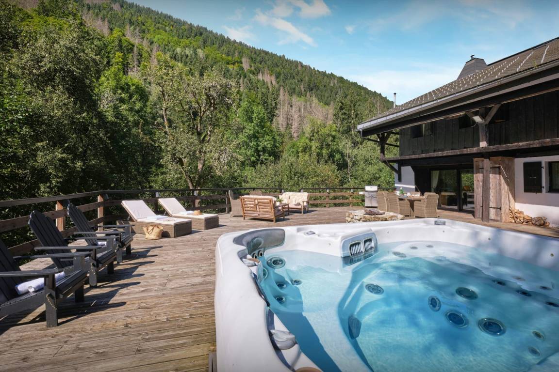 300 M² Chalet ∙ 6 Chambres ∙ 12 Personnes - Rhône-Alpes
