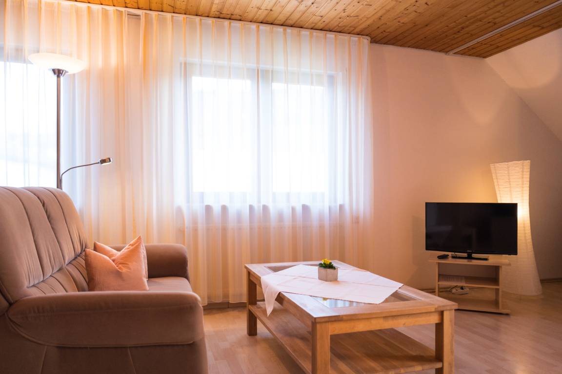 56 M² Ferienwohnung ∙ 1 Schlafzimmer ∙ 2 Gäste - Buggingen