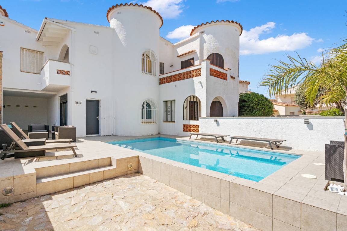 100 M² Villa ∙ 3 Camere Da Letto ∙ 6 Ospiti - Empuriabrava